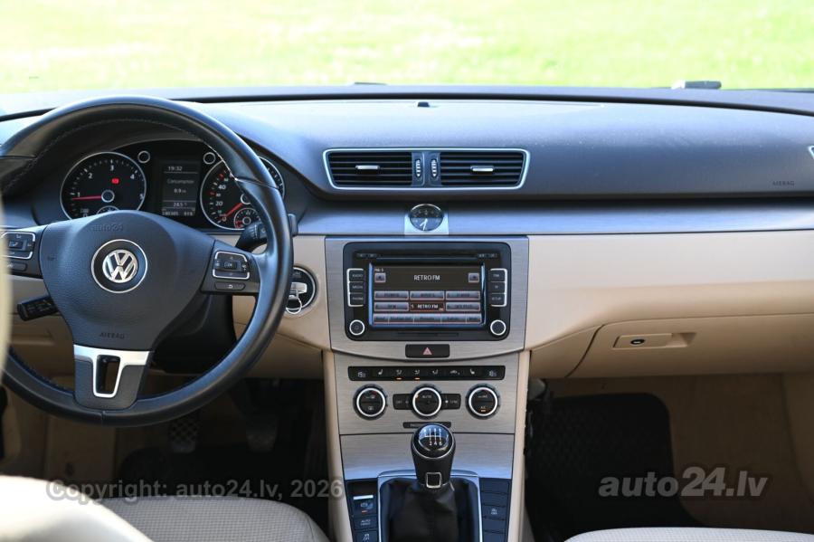 Pelēks Volkswagen Passat 2013 Pērnava, ar dzinēja tilpumu 2.00 L un nobraukumu 340 tūkst. km par 5600 €, foto 6 vietnē AUTOMOTO.COM.LV