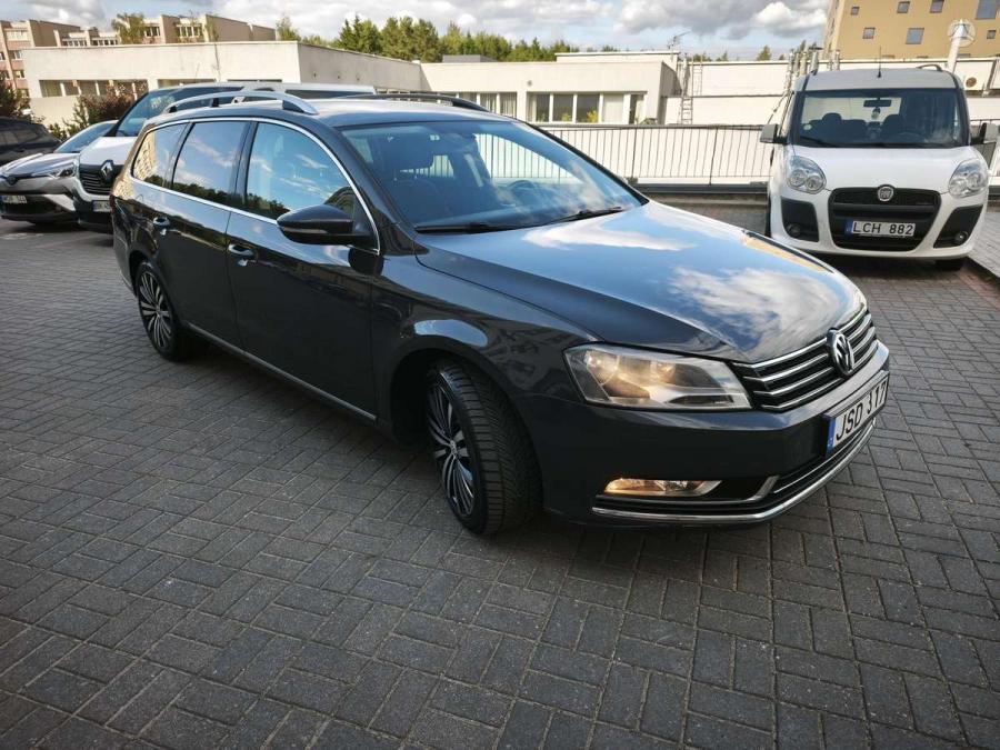 Grey Volkswagen Passat 2013 in Vilnius, with an engine capacity of 1.80 L and mileage of 198 thousand km for 4499 €, photo 4 on AUTOMOTO.COM.LV