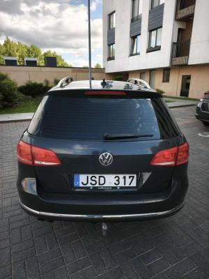 Grey Volkswagen Passat 2013 in Vilnius, with an engine capacity of 1.80 L and mileage of 198 thousand km for 4499 €, photo 7 on AUTOMOTO.COM.LV