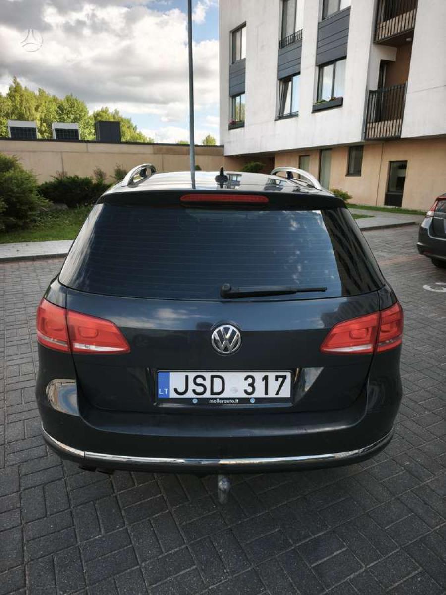 Grey Volkswagen Passat 2013 in Vilnius, with an engine capacity of 1.80 L and mileage of 198 thousand km for 4499 €, photo 7 on AUTOMOTO.COM.LV