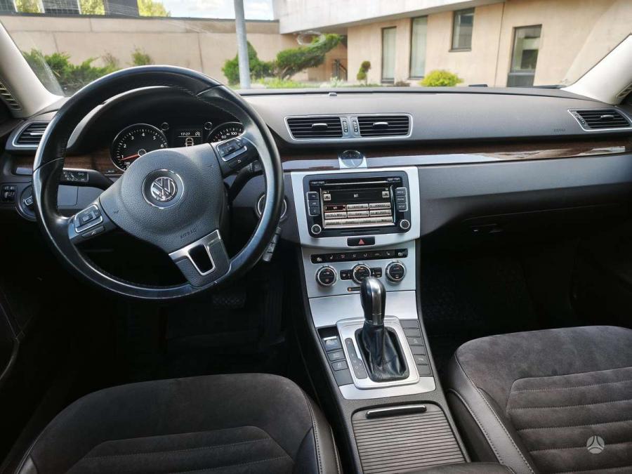 Grey Volkswagen Passat 2013 in Vilnius, with an engine capacity of 1.80 L and mileage of 198 thousand km for 4499 €, photo 12 on AUTOMOTO.COM.LV