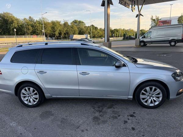 Grey Volkswagen Passat 2013 in Klaipeda, with an engine capacity of 1.60 L and mileage of 312 thousand km for 4000 €, photo 4 on AUTOMOTO.COM.LV