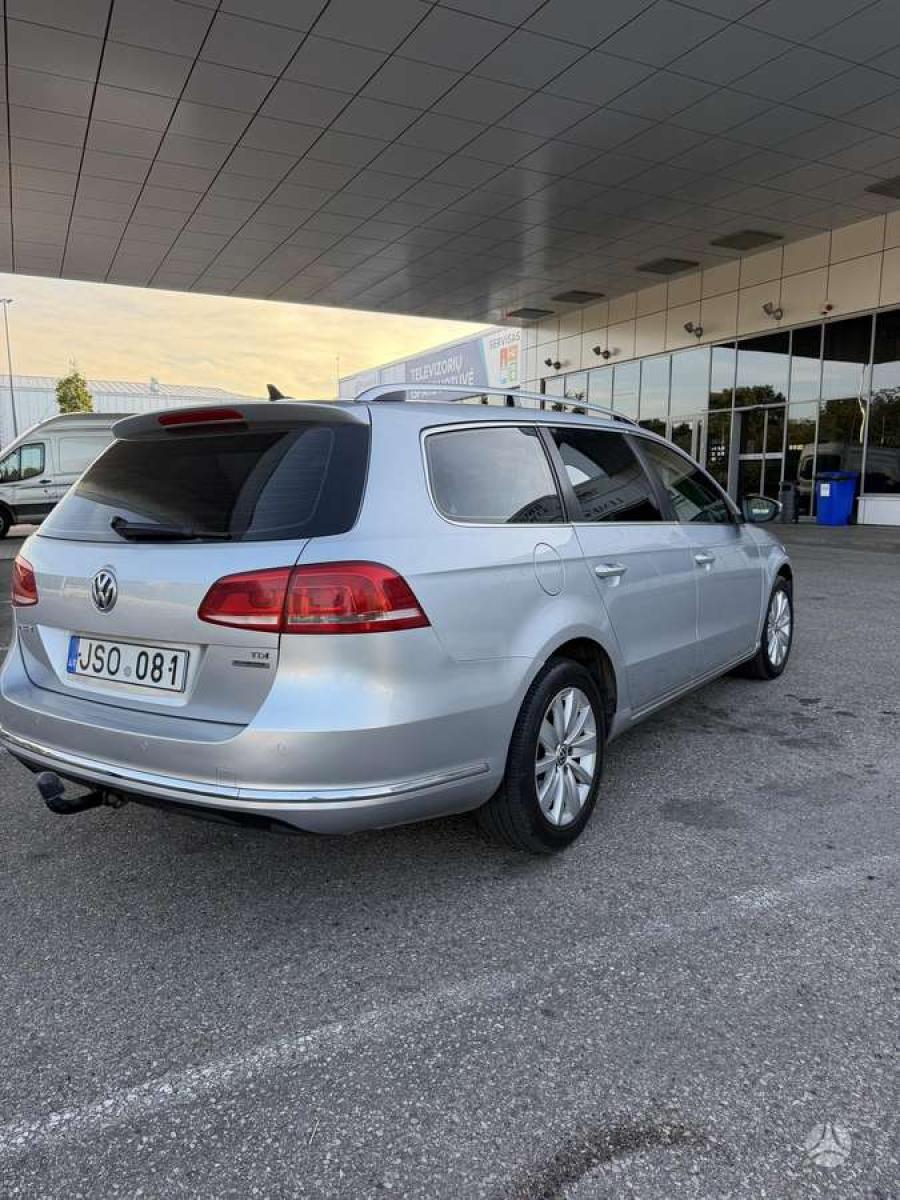 Grey Volkswagen Passat 2013 in Klaipeda, with an engine capacity of 1.60 L and mileage of 312 thousand km for 4000 €, photo 6 on AUTOMOTO.COM.LV