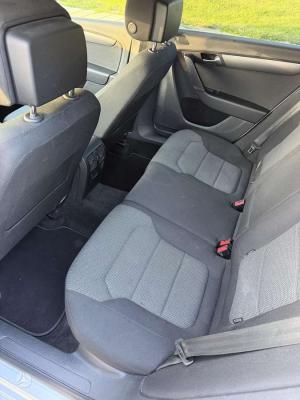 Grey Volkswagen Passat 2013 in Klaipeda, with an engine capacity of 1.60 L and mileage of 312 thousand km for 4000 €, photo 11 on AUTOMOTO.COM.LV