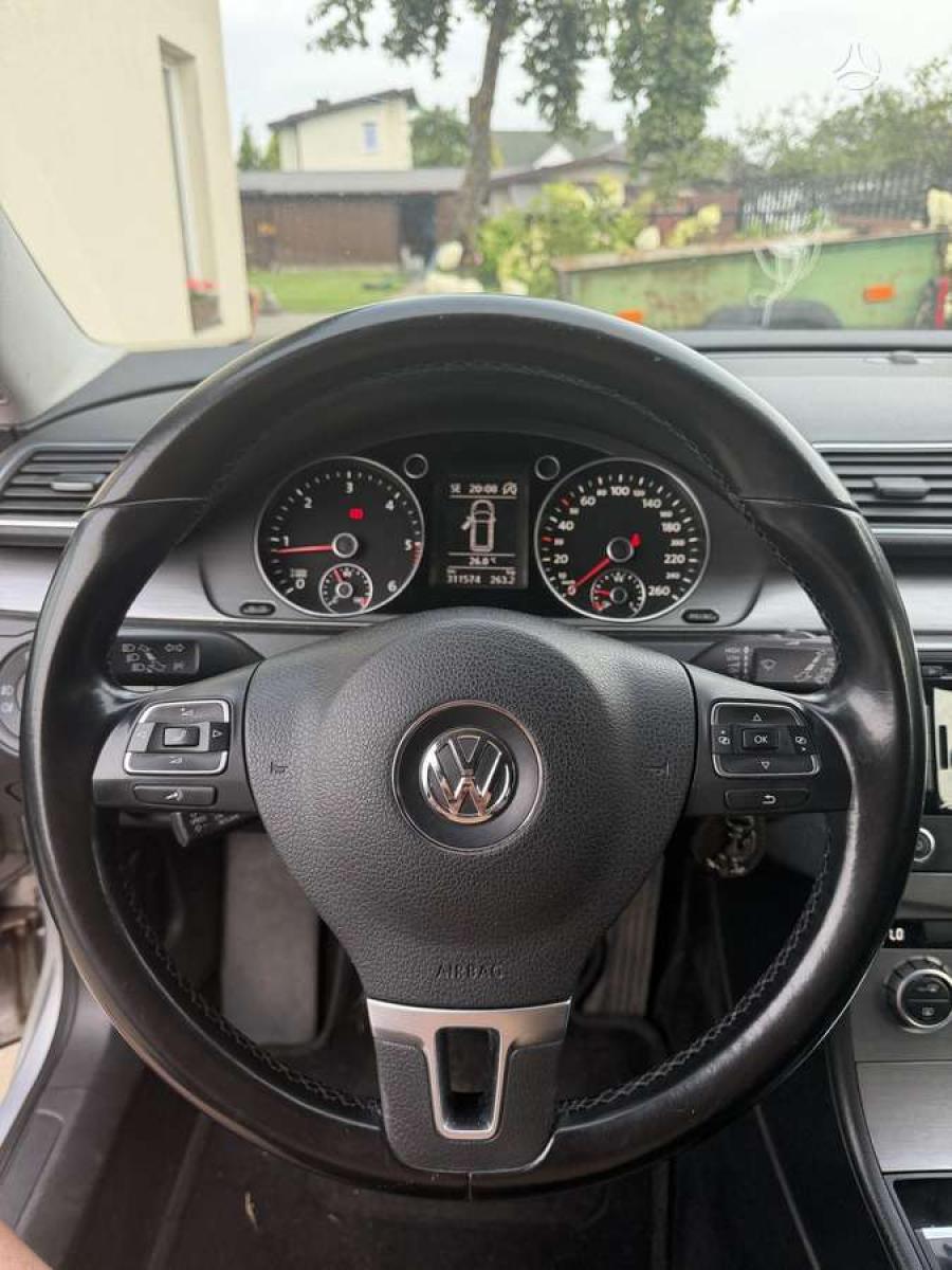 Grey Volkswagen Passat 2013 in Klaipeda, with an engine capacity of 1.60 L and mileage of 312 thousand km for 4000 €, photo 14 on AUTOMOTO.COM.LV