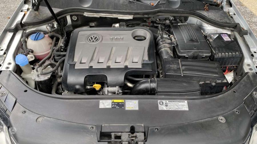 Pelēks Volkswagen Passat 2013 Šauļi, ar dzinēja tilpumu 1.97 L un nobraukumu 237 tūkst. km par 6750 €, foto 15 vietnē AUTOMOTO.COM.LV