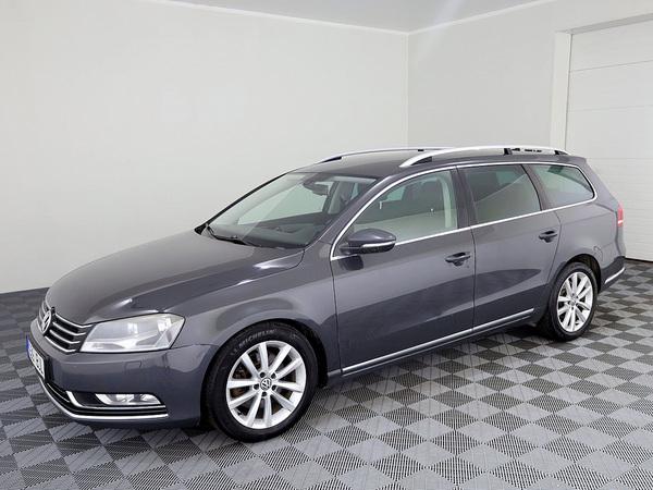 Grey Volkswagen Passat 2013 in Tallinn, with an engine capacity of 1.40 L and mileage of 293 thousand km for 2199 €, photo 3 on AUTOMOTO.COM.LV