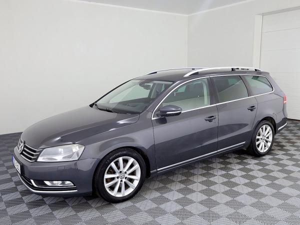 Grey Volkswagen Passat 2013 in Tallinn, with an engine capacity of 1.40 L and mileage of 293 thousand km for 2199 €, photo 10 on AUTOMOTO.COM.LV