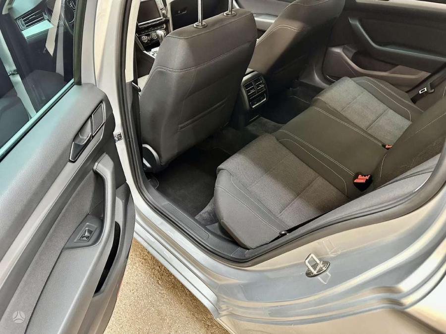 Grey Volkswagen Passat 2014 in Telschi, with an engine capacity of 1.97 L and mileage of 297 thousand km for 7900 €, photo 14 on AUTOMOTO.COM.LV