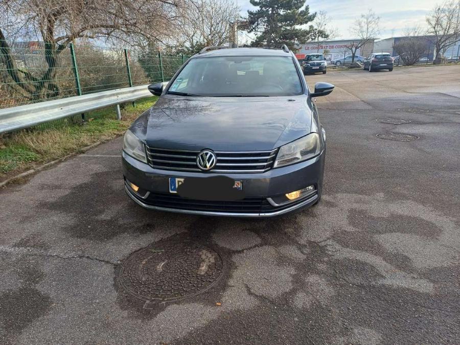 Pelēks Volkswagen Passat 2014 Tauragė, ar dzinēja tilpumu 1.60 L un nobraukumu 290 tūkst. km par 4800 €, foto 2 vietnē AUTOMOTO.COM.LV