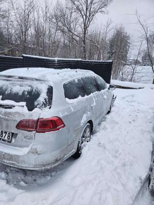 Grey Volkswagen Passat 2014 in Vilnius, with an engine capacity of 1.97 L and mileage of 307 thousand km for 1200 €, photo 5 on AUTOMOTO.COM.LV