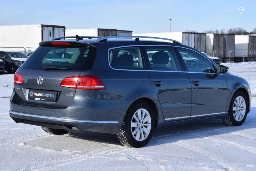 Pelēks Volkswagen Passat 2014 Viļņa, ar dzinēja tilpumu 1.60 L un nobraukumu 325 tūkst. km par 5750 €, foto 14 vietnē AUTOMOTO.COM.LV