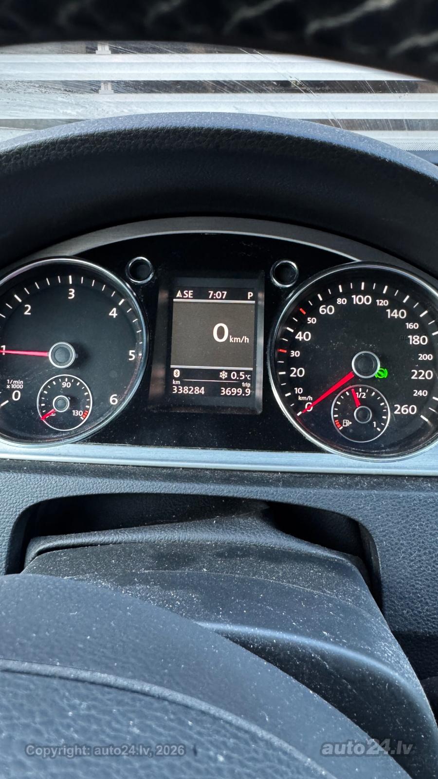 Pelēks Volkswagen Passat 2014 Tallina, ar dzinēja tilpumu 2.00 L un nobraukumu 0 tūkst. km par 5500 €, foto 4 vietnē AUTOMOTO.COM.LV