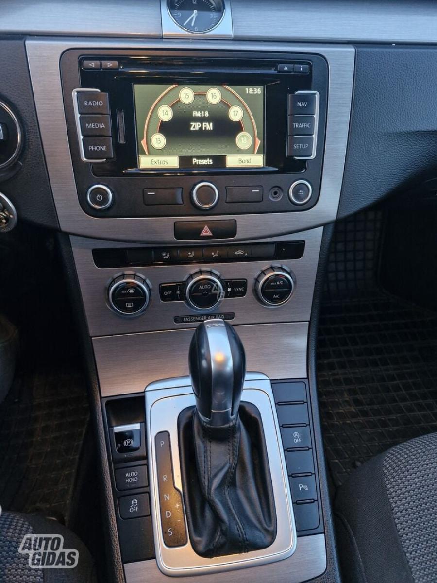 Pelēks Volkswagen Passat 2014 Kauņa, ar dzinēja tilpumu 2.00 L un nobraukumu 269 tūkst. km par 6500 €, foto 12 vietnē AUTOMOTO.COM.LV