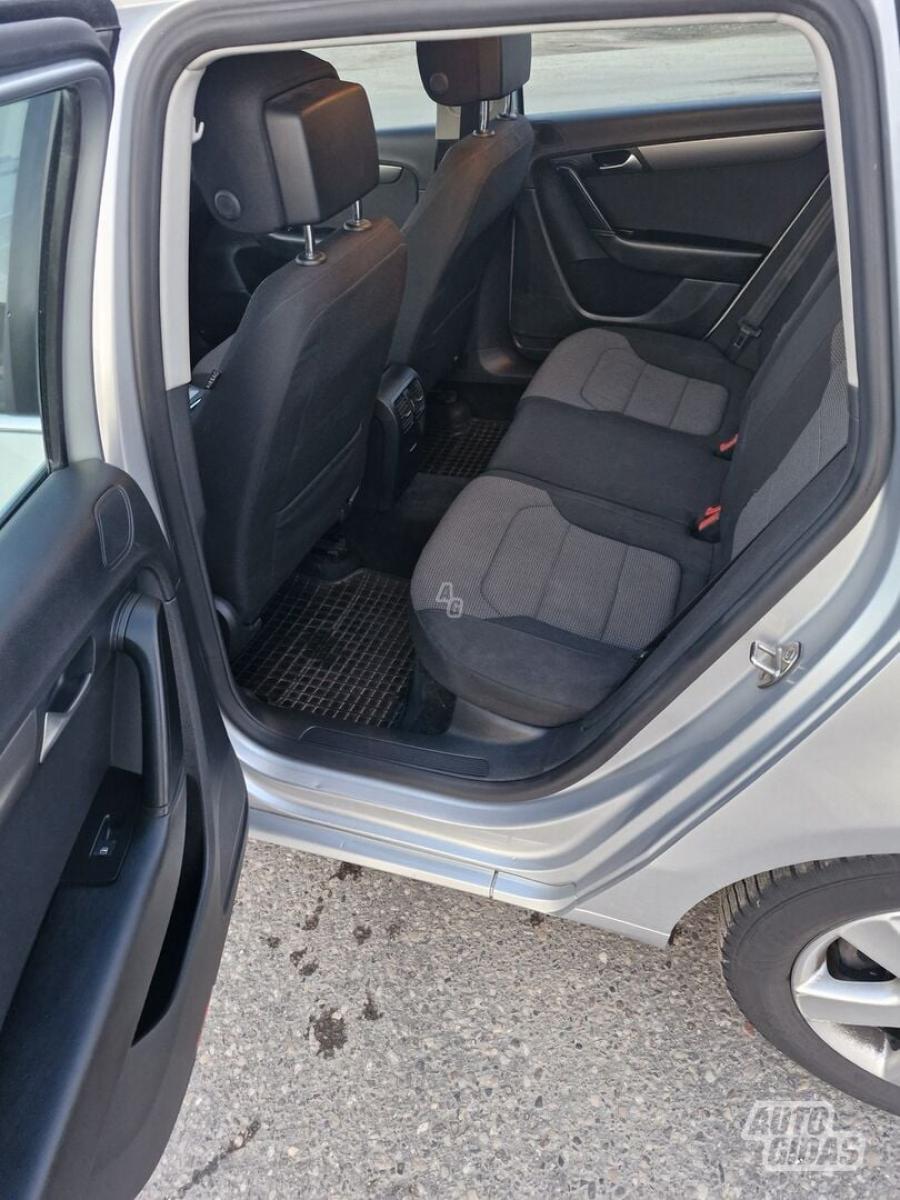 Pelēks Volkswagen Passat 2014 Kauņa, ar dzinēja tilpumu 2.00 L un nobraukumu 269 tūkst. km par 6500 €, foto 20 vietnē AUTOMOTO.COM.LV