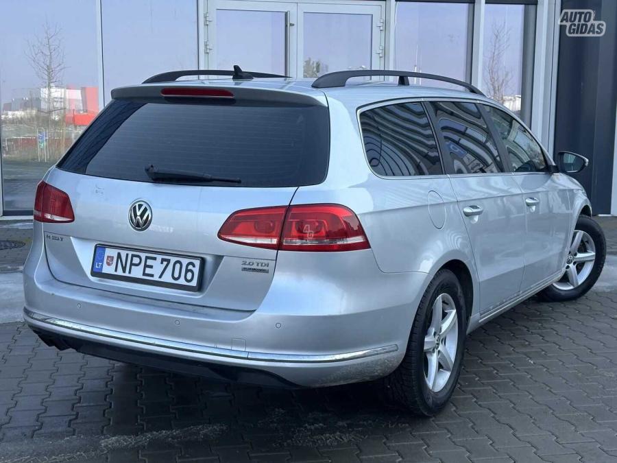 Grey Volkswagen Passat 2014 in Vilnius, with an engine capacity of 2.00 L and mileage of 285 thousand km for 5500 €, photo 7 on AUTOMOTO.COM.LV