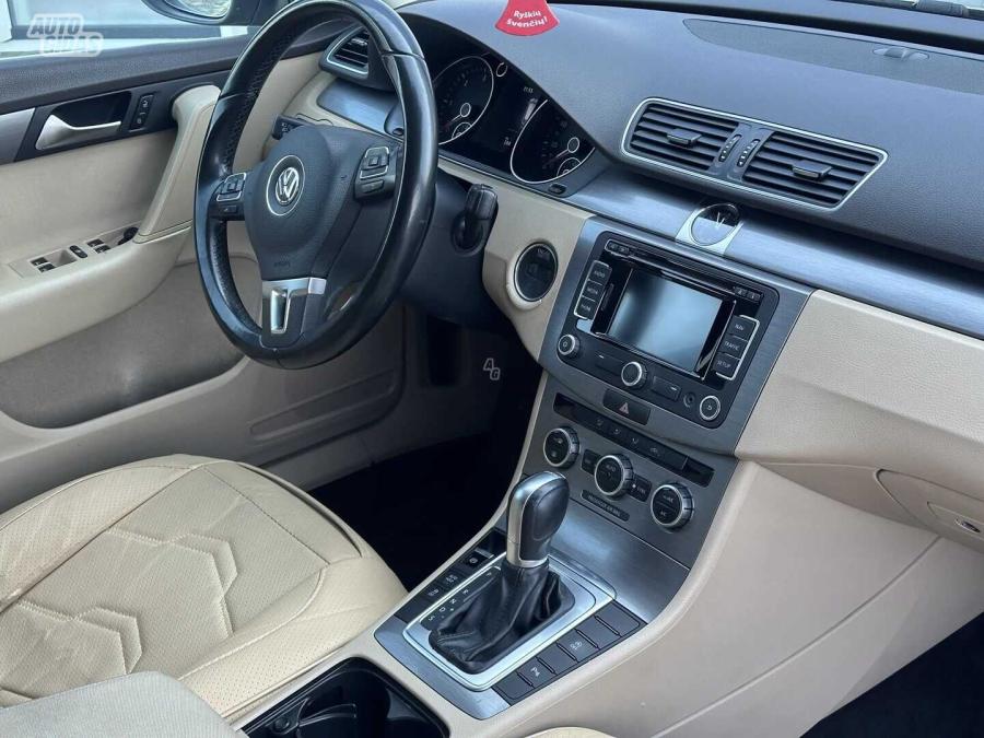 Grey Volkswagen Passat 2014 in Vilnius, with an engine capacity of 2.00 L and mileage of 285 thousand km for 5500 €, photo 14 on AUTOMOTO.COM.LV