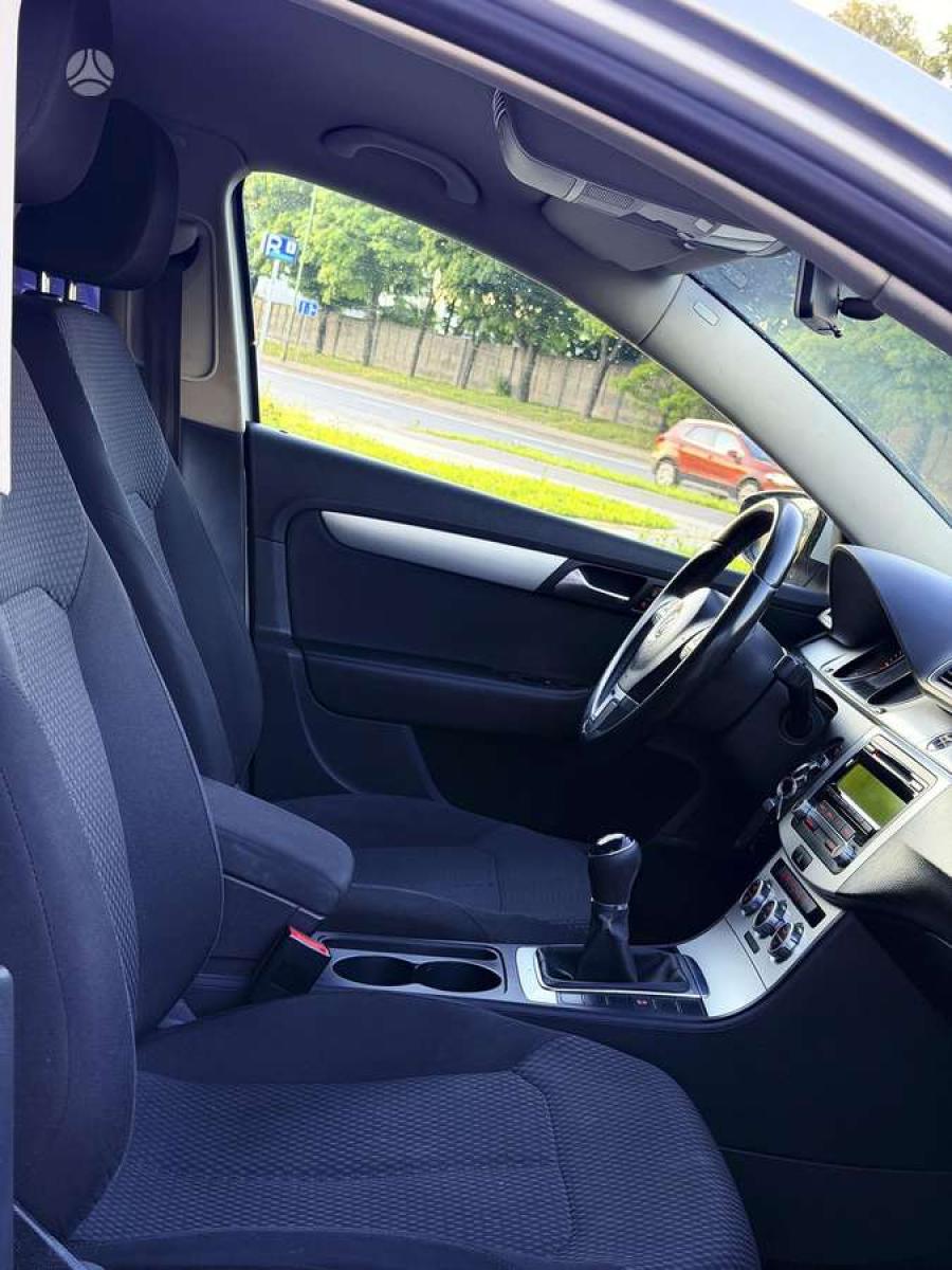 Pelēks Volkswagen Passat 2014 Klaipėda, ar dzinēja tilpumu 1.60 L un nobraukumu 350 tūkst. km par 2800 €, foto 8 vietnē AUTOMOTO.COM.LV