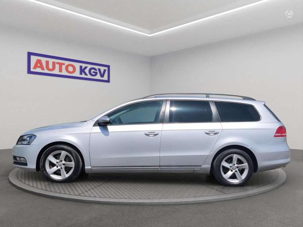 Grey Volkswagen Passat 2014 in Vilnius, with an engine capacity of 2.00 L and mileage of 281 thousand km for 5499 €, photo 2 on AUTOMOTO.COM.LV