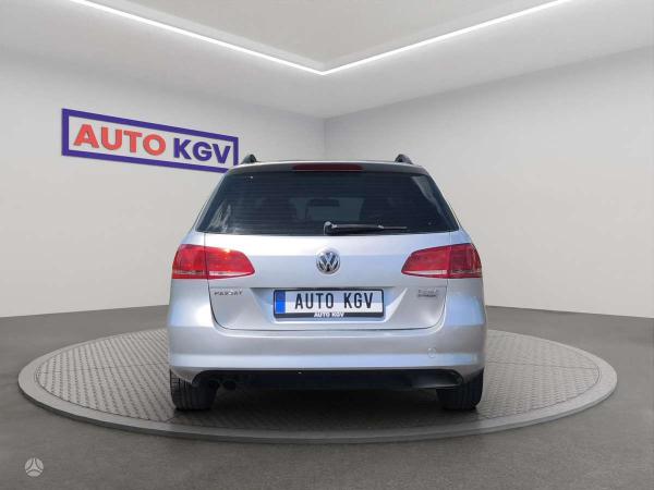 Grey Volkswagen Passat 2014 in Vilnius, with an engine capacity of 2.00 L and mileage of 281 thousand km for 5499 €, photo 4 on AUTOMOTO.COM.LV