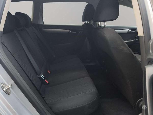 Grey Volkswagen Passat 2014 in Vilnius, with an engine capacity of 2.00 L and mileage of 281 thousand km for 5499 €, photo 9 on AUTOMOTO.COM.LV