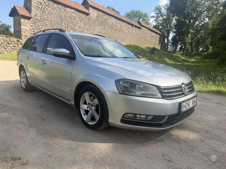 Pelēks Volkswagen Passat 2014 Viļņa, ar dzinēja tilpumu 2.00 L un nobraukumu 380 tūkst. km par 3300 €, foto 5 vietnē AUTOMOTO.COM.LV