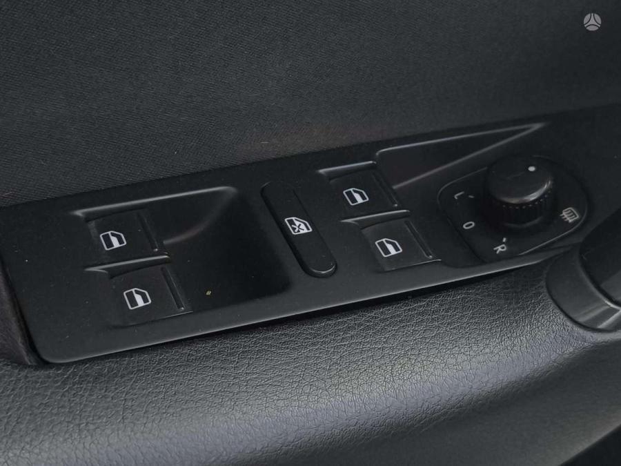 Pelēks Volkswagen Passat 2014 Viļņa, ar dzinēja tilpumu 2.00 L un nobraukumu 281 tūkst. km par 5499 €, foto 15 vietnē AUTOMOTO.COM.LV
