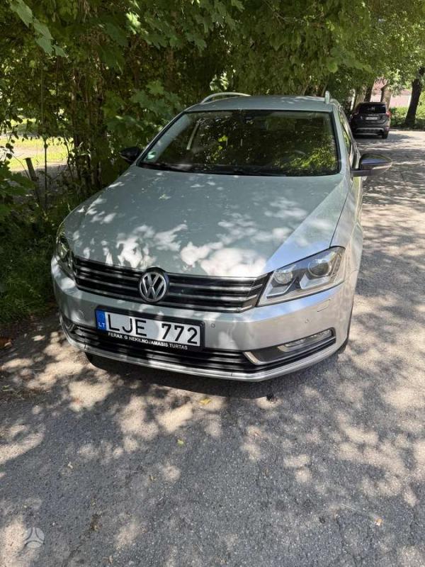 Pelēks Volkswagen Passat 2014 Klaipėda, ar dzinēja tilpumu 1.97 L un nobraukumu 276 tūkst. km par 5200 €, foto 1 vietnē AUTOMOTO.COM.LV