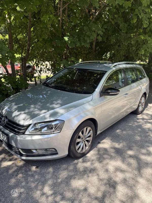 Pelēks Volkswagen Passat 2014 Klaipėda, ar dzinēja tilpumu 1.97 L un nobraukumu 276 tūkst. km par 5200 €, foto 2 vietnē AUTOMOTO.COM.LV