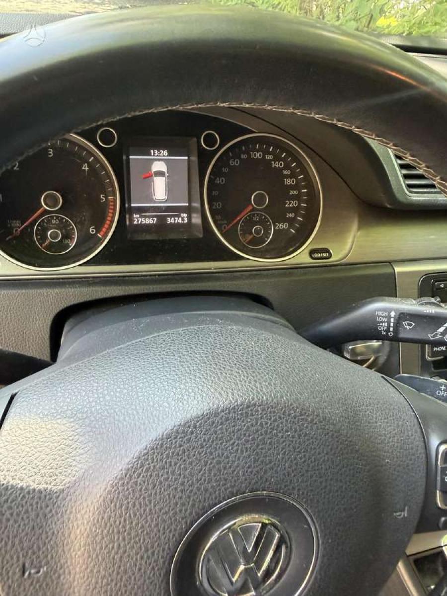 Pelēks Volkswagen Passat 2014 Klaipėda, ar dzinēja tilpumu 1.97 L un nobraukumu 276 tūkst. km par 5200 €, foto 17 vietnē AUTOMOTO.COM.LV