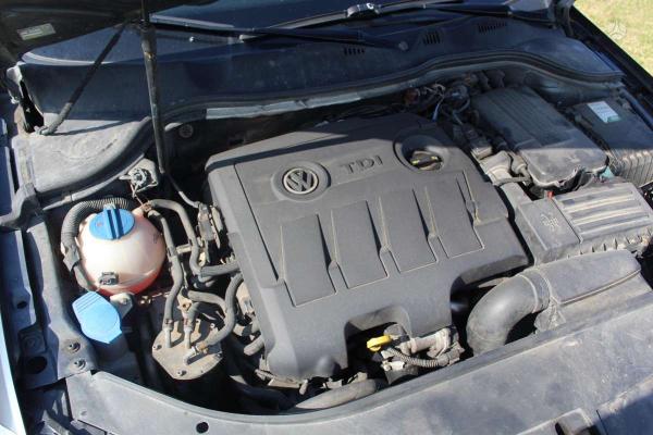 Фольксваген Пассат 2014 в Электренай на AUTOMOTO.COM.LV Серый Фольксваген Пассат 2014 в Электренай, объемом двигателя 1.60 л и пробегом 332 тыс. км за 3800 €, фото 11 на AUTOMOTO.COM.LV