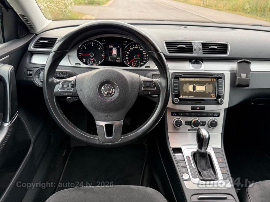 Grey Volkswagen Passat 2014 in Tartu, with an engine capacity of 2.00 L and mileage of 278 thousand km for 6750 €, photo 7 on AUTOMOTO.COM.LV