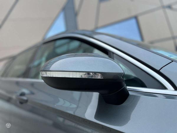 Grey Volkswagen Passat 2015 in Siauliai, with an engine capacity of 1.40 L and mileage of 190 thousand km for 9200 €, photo 11 on AUTOMOTO.COM.LV