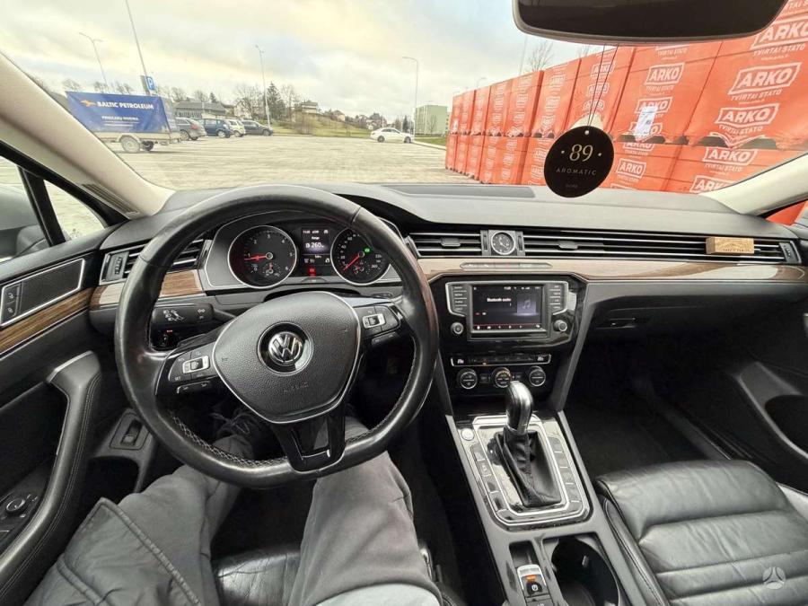 Pelēks Volkswagen Passat 2015 Telšiai, ar dzinēja tilpumu 1.97 L un nobraukumu 385 tūkst. km par 8500 €, foto 19 vietnē AUTOMOTO.COM.LV