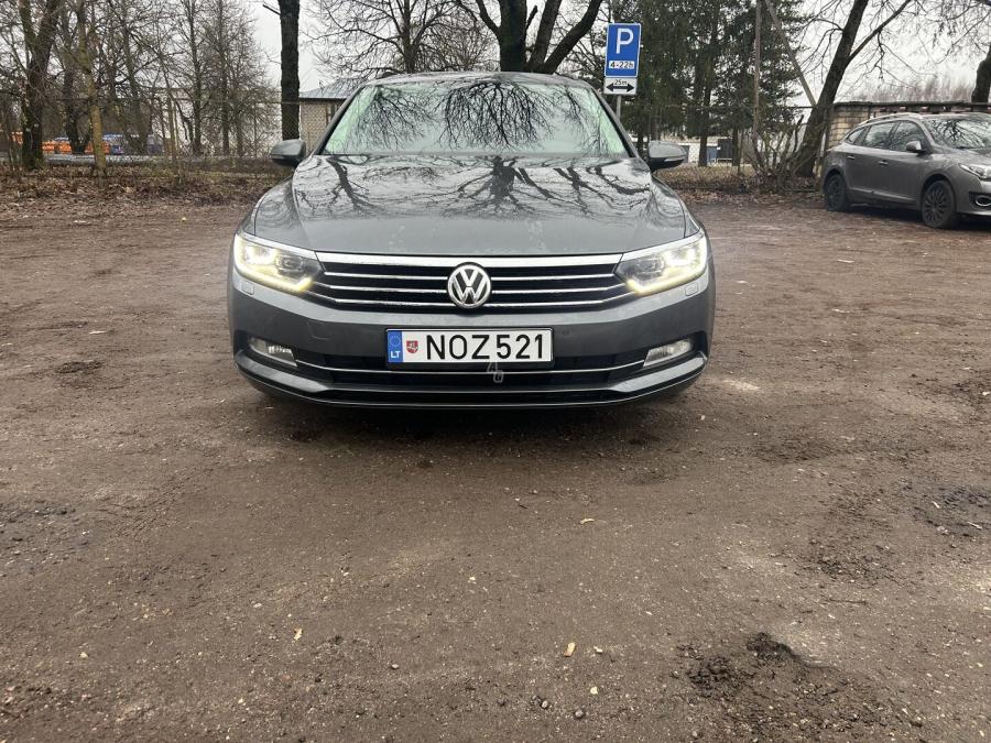 Grey Volkswagen Passat 2015 in Salcininkai, with an engine capacity of 2.00 L and mileage of 420 thousand km for 7450 €, photo 1 on AUTOMOTO.COM.LV