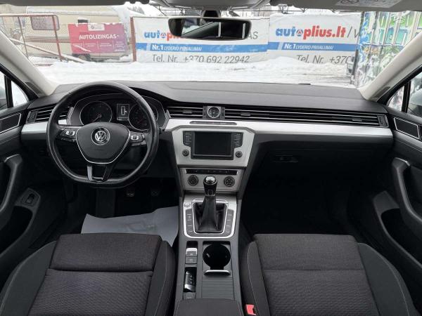 Grey Volkswagen Passat 2015 in Ukmerge, with an engine capacity of 1.97 L and mileage of 350 thousand km for 7450 €, photo 9 on AUTOMOTO.COM.LV
