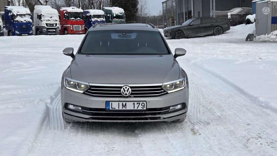 Grey Volkswagen Passat 2015 in Vilnius, with an engine capacity of 1.97 L and mileage of 271 thousand km for 9750 €, photo 3 on AUTOMOTO.COM.LV
