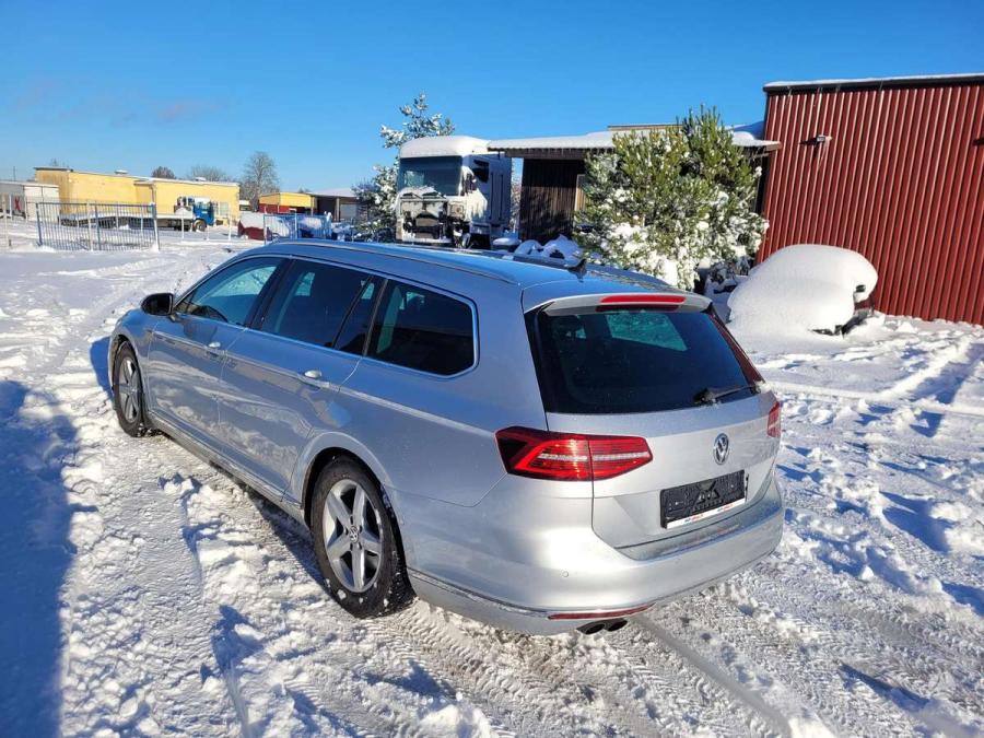 Pelēks Volkswagen Passat 2015 Telšiai, ar dzinēja tilpumu 1.97 L un nobraukumu 270 tūkst. km par 9999 €, foto 7 vietnē AUTOMOTO.COM.LV