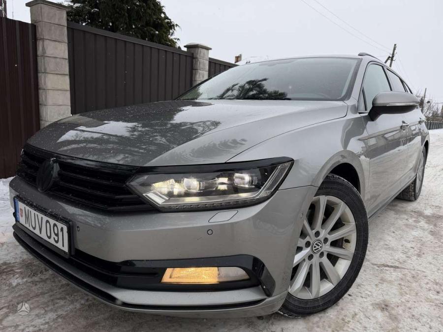 Grey Volkswagen Passat 2015 in Kaunas, with an engine capacity of 1.97 L and mileage of 355 thousand km for 7850 €, photo 1 on AUTOMOTO.COM.LV