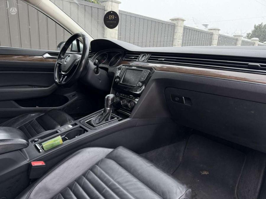 Grey Volkswagen Passat 2015 in Kaunas, with an engine capacity of 1.97 L and mileage of 355 thousand km for 7850 €, photo 22 on AUTOMOTO.COM.LV