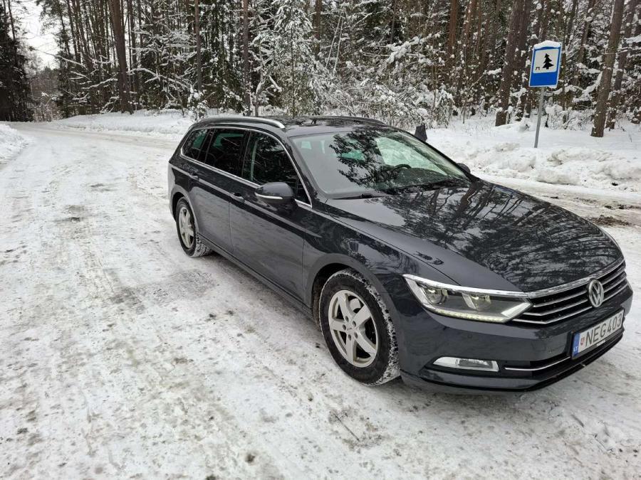 Pelēks Volkswagen Passat 2015 Viļņa, ar dzinēja tilpumu 1.60 L un nobraukumu 242 tūkst. km par 8500 €, foto 3 vietnē AUTOMOTO.COM.LV
