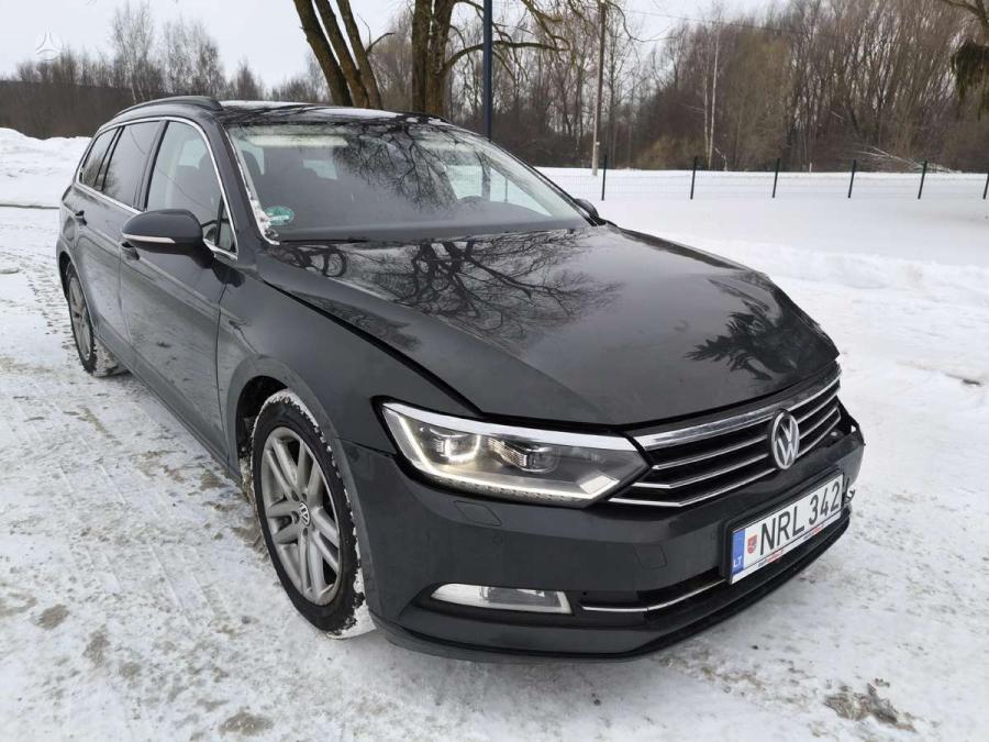 Pelēks Volkswagen Passat 2015 Šauļi, ar dzinēja tilpumu 1.60 L un nobraukumu 328 tūkst. km par 5900 €, foto 1 vietnē AUTOMOTO.COM.LV
