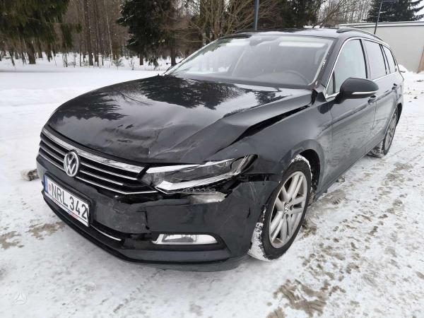Pelēks Volkswagen Passat 2015 Šauļi, ar dzinēja tilpumu 1.60 L un nobraukumu 328 tūkst. km par 5900 €, foto 3 vietnē AUTOMOTO.COM.LV
