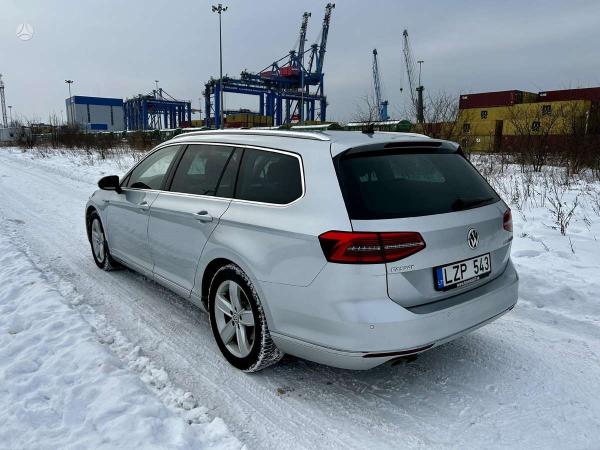 Grey Volkswagen Passat 2015 in Klaipeda, with an engine capacity of 2.00 L and mileage of 285 thousand km for 8700 €, photo 2 on AUTOMOTO.COM.LV