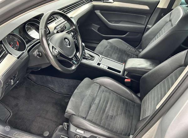 Grey Volkswagen Passat 2015 in Klaipeda, with an engine capacity of 2.00 L and mileage of 285 thousand km for 8700 €, photo 8 on AUTOMOTO.COM.LV
