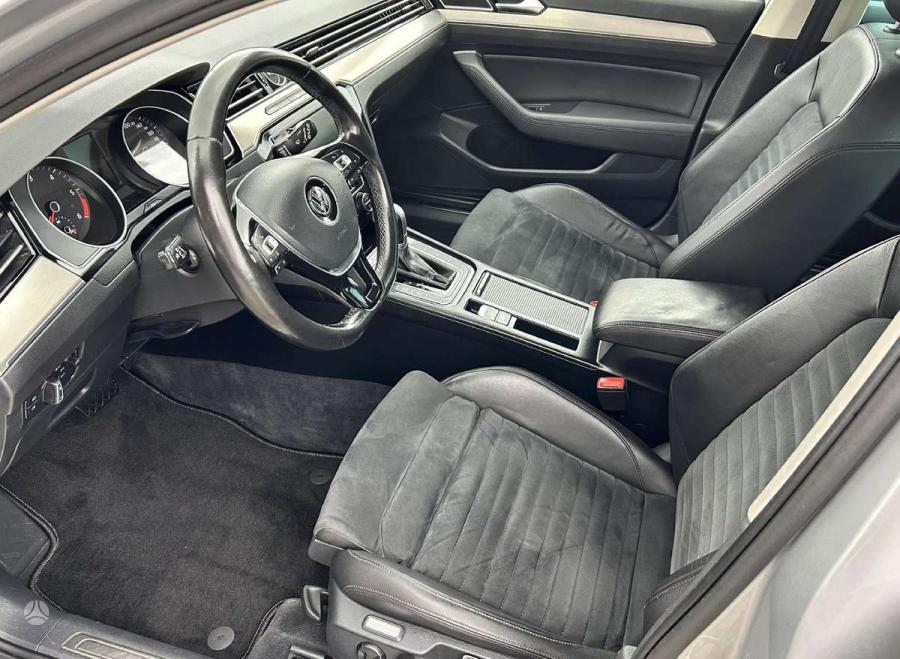 Grey Volkswagen Passat 2015 in Klaipeda, with an engine capacity of 2.00 L and mileage of 285 thousand km for 8700 €, photo 8 on AUTOMOTO.COM.LV