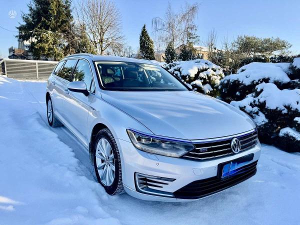 Grey Volkswagen Passat 2015 in Kaunas, with an engine capacity of 1.40 L and mileage of 248 thousand km for 9790 €, photo 2 on AUTOMOTO.COM.LV