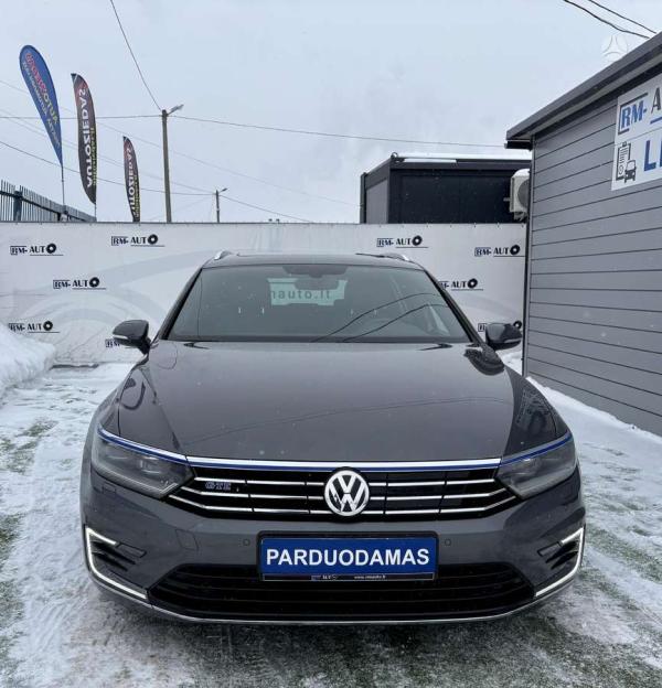 Grey Volkswagen Passat 2015 in Panevezys, with an engine capacity of 1.40 L and mileage of 200 thousand km for 9500 €, photo 2 on AUTOMOTO.COM.LV