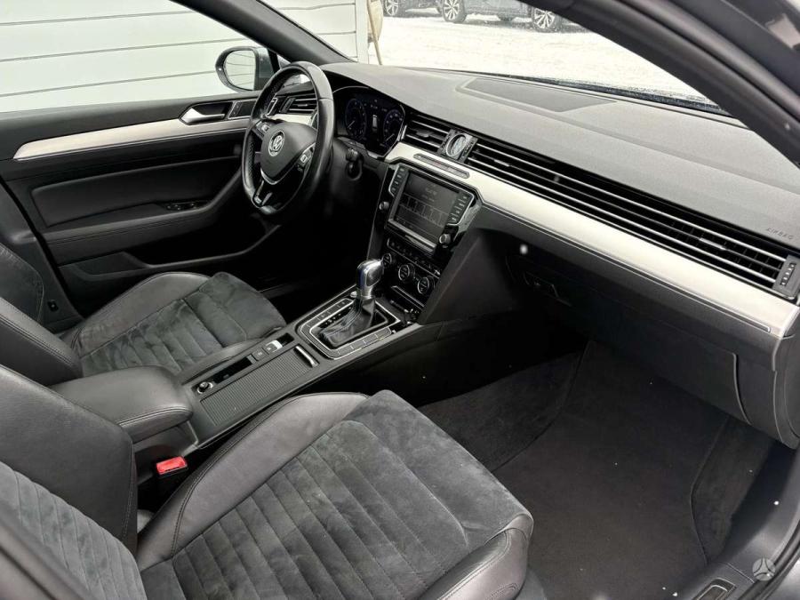 Grey Volkswagen Passat 2015 in Panevezys, with an engine capacity of 1.40 L and mileage of 200 thousand km for 9500 €, photo 21 on AUTOMOTO.COM.LV