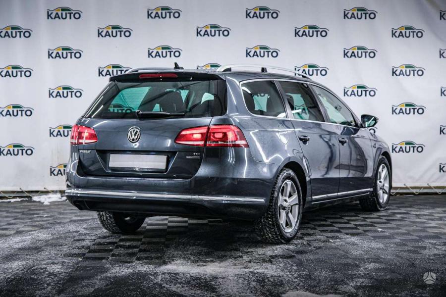 Pelēks Volkswagen Passat 2015 Kauņa, ar dzinēja tilpumu 1.60 L un nobraukumu 248 tūkst. km par 6990 €, foto 3 vietnē AUTOMOTO.COM.LV